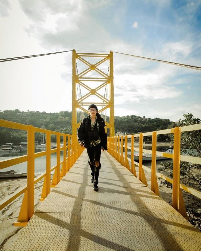 Yellow Bridge – Nusa Ceningan | Bali Car Driver